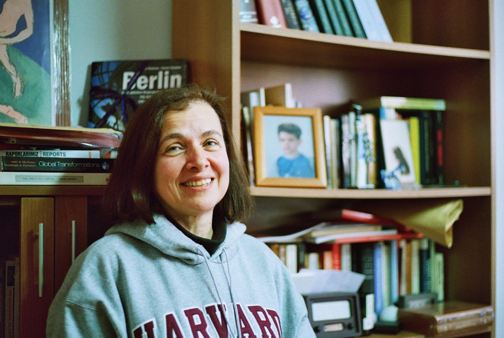 Mine Eder | İstanbul’da Eğlencenin Politik-Ekonomisi | dörtyüzbeş ...